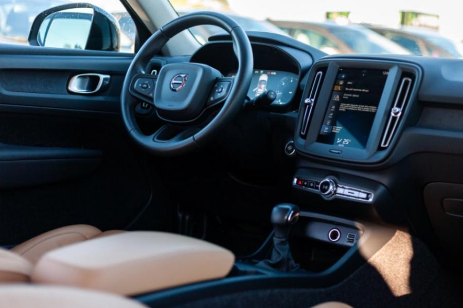 Черный Вольво XC40 2019 в Рига, объемом двигателя 2.00 л и пробегом 130 тыс. км за 18995 €, фото 58 на AUTOMOTO.COM.LV