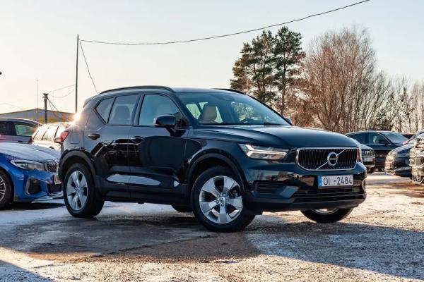 Melns Volvo XC40 2019 Rīga, ar dzinēja tilpumu 2.00 L un nobraukumu 135 tūkst. km par 18995 €, foto  vietnē AUTOMOTO.COM.LV