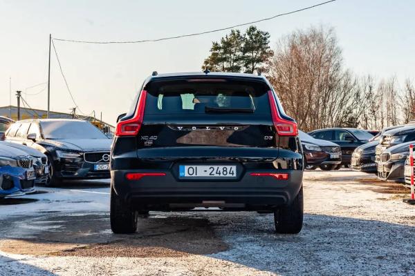 Black Volvo XC40 2019 in Riga, with an engine capacity of 2.00 L and mileage of 135 thousand km for 18995 €, photo 6 on AUTOMOTO.COM.LV