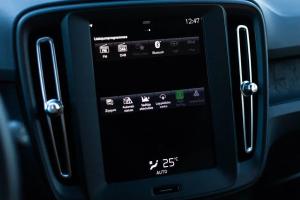 Melns Volvo XC40 2019 Rīga, ar dzinēja tilpumu 2.00 L un nobraukumu 135 tūkst. km par 18995 €, foto 13 vietnē AUTOMOTO.COM.LV