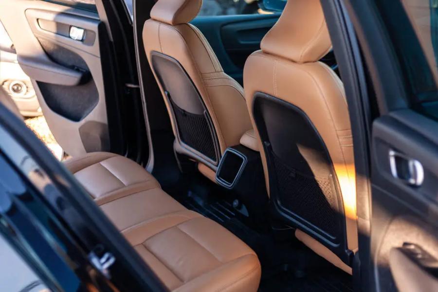 Melns Volvo XC40 2019 Rīga, ar dzinēja tilpumu 2.00 L un nobraukumu 135 tūkst. km par 18995 €, foto 22 vietnē AUTOMOTO.COM.LV