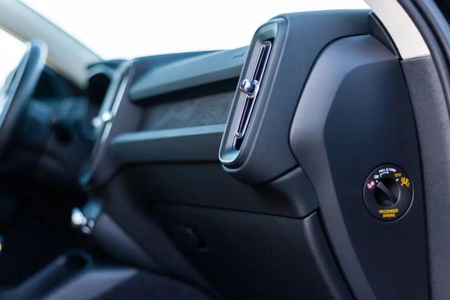 Melns Volvo XC40 2019 Rīga, ar dzinēja tilpumu 2.00 L un nobraukumu 135 tūkst. km par 18995 €, foto 31 vietnē AUTOMOTO.COM.LV