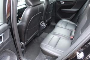 Melns Volvo XC40 2019 Rīga, ar dzinēja tilpumu 2.00 L un nobraukumu 161 tūkst. km par 21599 €, foto 4 vietnē AUTOMOTO.COM.LV