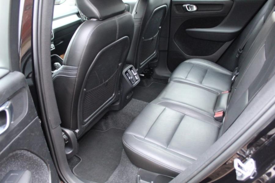 Melns Volvo XC40 2019 Rīga, ar dzinēja tilpumu 2.00 L un nobraukumu 161 tūkst. km par 21599 €, foto 4 vietnē AUTOMOTO.COM.LV