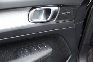 Melns Volvo XC40 2019 Rīga, ar dzinēja tilpumu 2.00 L un nobraukumu 161 tūkst. km par 21599 €, foto 14 vietnē AUTOMOTO.COM.LV