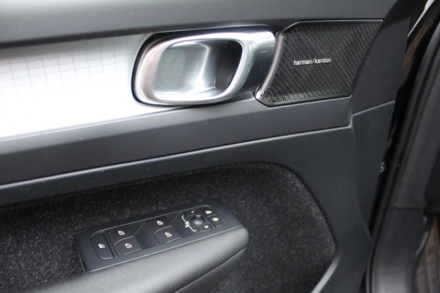 Melns Volvo XC40 2019 Rīga, ar dzinēja tilpumu 2.00 L un nobraukumu 161 tūkst. km par 21599 €, foto 14 vietnē AUTOMOTO.COM.LV