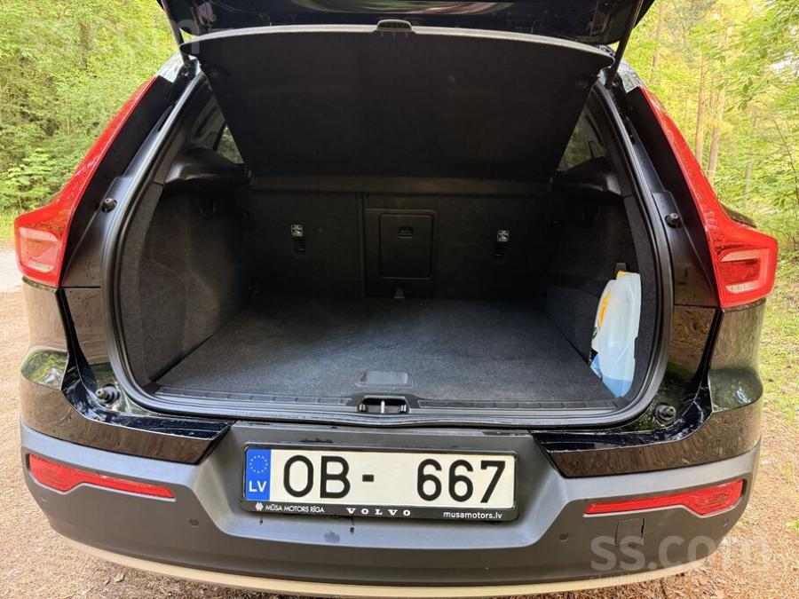 Черный Вольво XC40 2019 в Тукумс, объемом двигателя 2.00 л и пробегом 216 тыс. км за 18500 €, фото 6 на AUTOMOTO.COM.LV