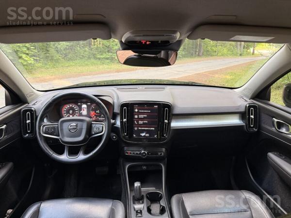 Melns Volvo XC40 2019 Tukums, ar dzinēja tilpumu 2.00 L un nobraukumu 216 tūkst. km par 16450 €, foto 9 vietnē AUTOMOTO.COM.LV