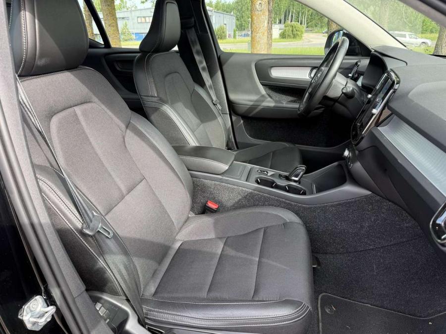 Melns Volvo XC40 2019 Panevēža, ar dzinēja tilpumu 1.97 L un nobraukumu 163 tūkst. km par 16900 €, foto 31 vietnē AUTOMOTO.COM.LV