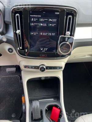 Melns Volvo XC40 2019 Rīga, ar dzinēja tilpumu 2.00 L un nobraukumu 0 tūkst. km par 16650 €, foto 10 vietnē AUTOMOTO.COM.LV