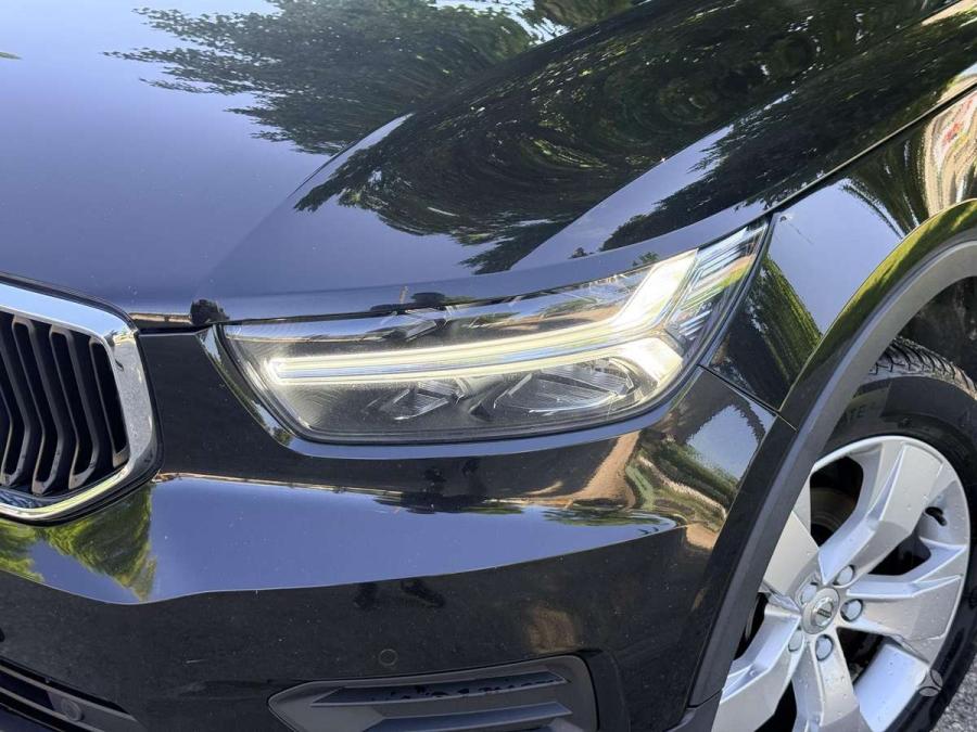 Melns Volvo XC40 2019 Ukmergė, ar dzinēja tilpumu 1.97 L un nobraukumu 300 tūkst. km par 13650 €, foto 4 vietnē AUTOMOTO.COM.LV
