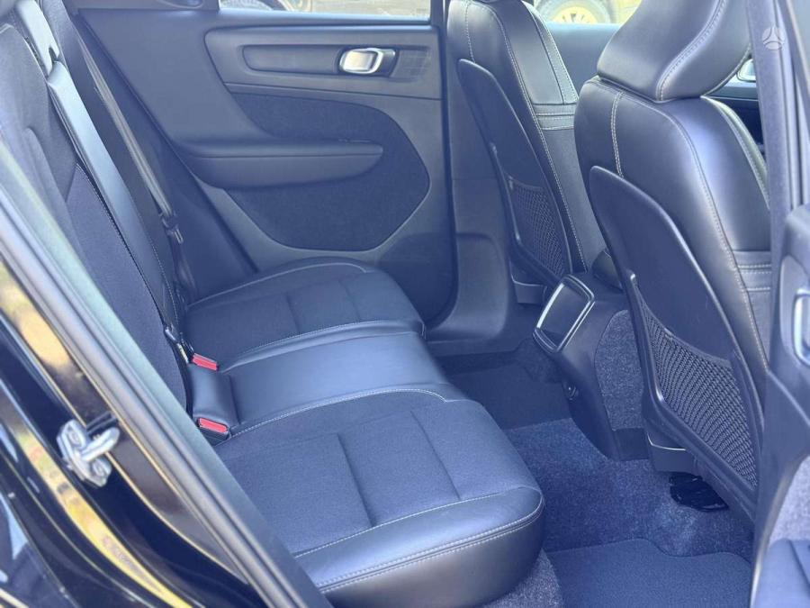 Melns Volvo XC40 2019 Ukmergė, ar dzinēja tilpumu 1.97 L un nobraukumu 300 tūkst. km par 13650 €, foto 14 vietnē AUTOMOTO.COM.LV