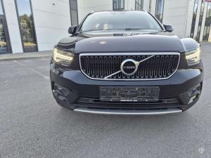 Black Volvo XC40 2019 in Kaunas, with an engine capacity of 1.97 L and mileage of 204 thousand km for 17700 €, photo 4 on AUTOMOTO.COM.LV
