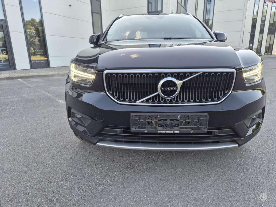 Black Volvo XC40 2019 in Kaunas, with an engine capacity of 1.97 L and mileage of 204 thousand km for 17700 €, photo 4 on AUTOMOTO.COM.LV