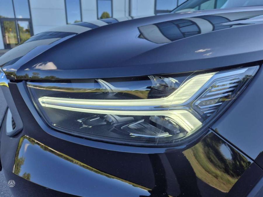 Black Volvo XC40 2019 in Kaunas, with an engine capacity of 1.97 L and mileage of 204 thousand km for 17700 €, photo 21 on AUTOMOTO.COM.LV