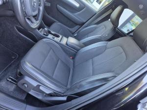 Black Volvo XC40 2019 in Kaunas, with an engine capacity of 1.97 L and mileage of 204 thousand km for 17700 €, photo 29 on AUTOMOTO.COM.LV