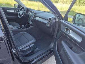 Black Volvo XC40 2019 in Kaunas, with an engine capacity of 1.97 L and mileage of 204 thousand km for 17700 €, photo 30 on AUTOMOTO.COM.LV