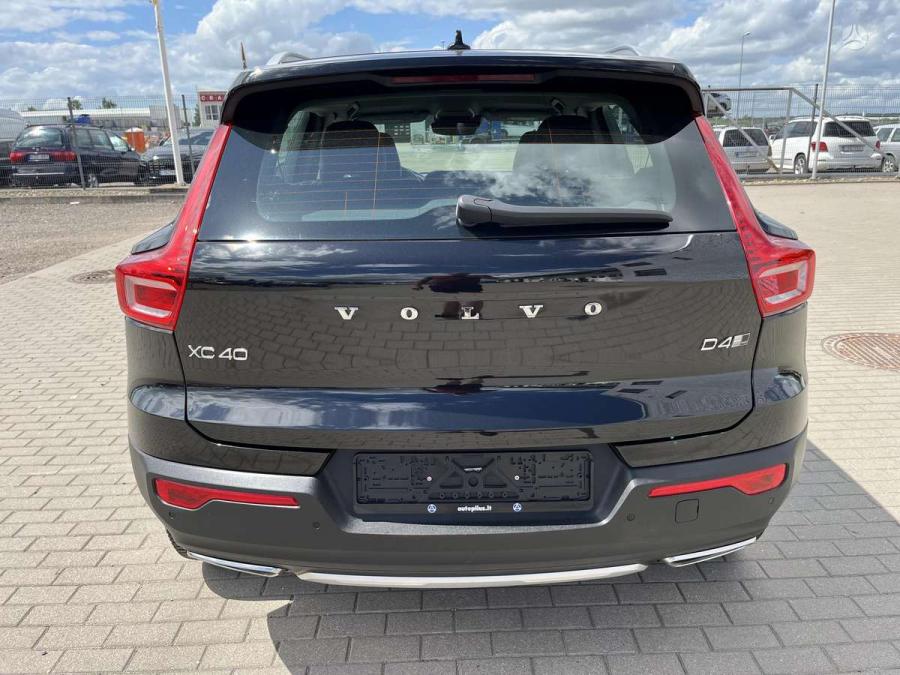 Black Volvo XC40 2019 in Marijampole, with an engine capacity of 1.97 L and mileage of 142 thousand km for 18200 €, photo 8 on AUTOMOTO.COM.LV