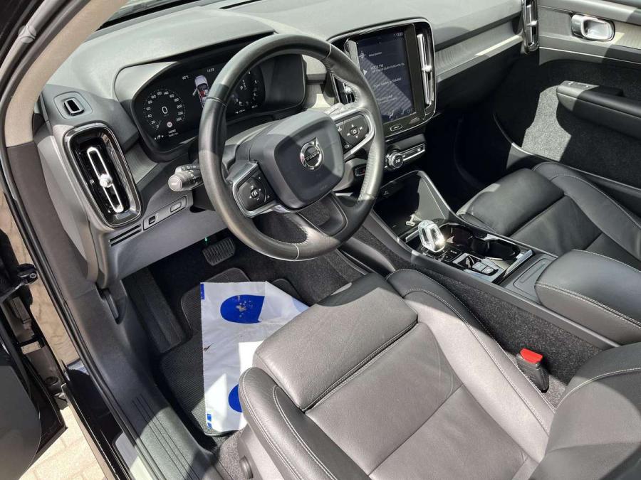 Black Volvo XC40 2019 in Marijampole, with an engine capacity of 1.97 L and mileage of 142 thousand km for 18200 €, photo 11 on AUTOMOTO.COM.LV