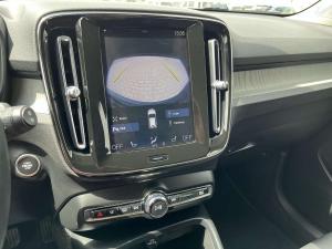 Black Volvo XC40 2019 in Marijampole, with an engine capacity of 1.97 L and mileage of 142 thousand km for 18200 €, photo 14 on AUTOMOTO.COM.LV