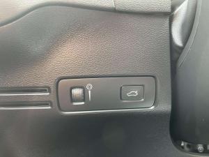 Black Volvo XC40 2019 in Marijampole, with an engine capacity of 1.97 L and mileage of 142 thousand km for 18200 €, photo 15 on AUTOMOTO.COM.LV