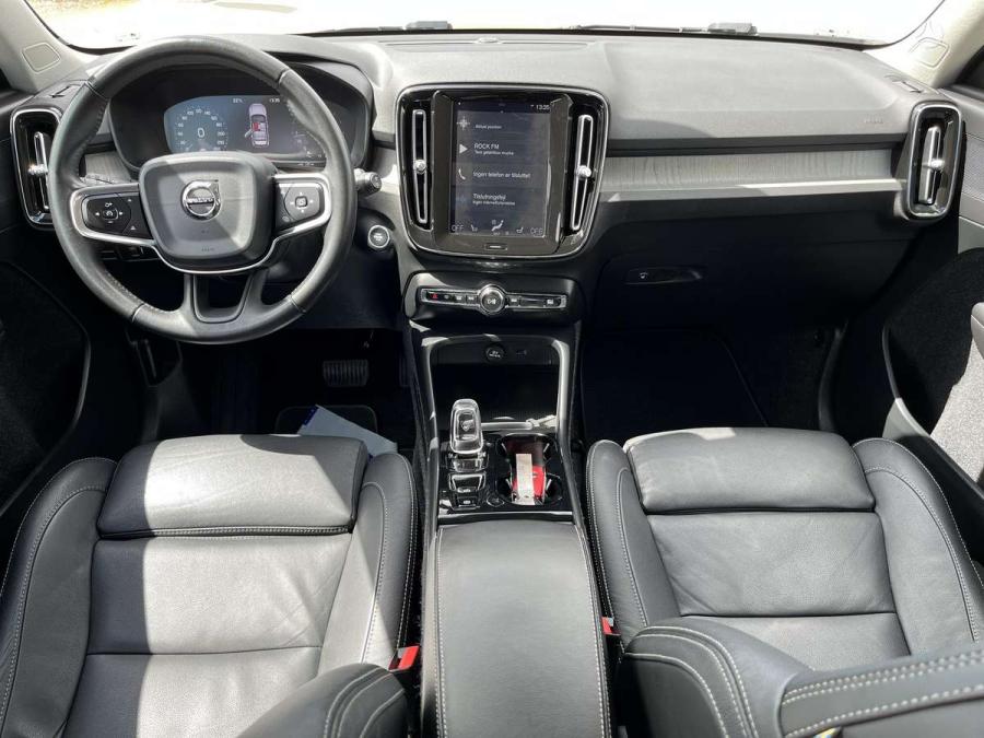 Black Volvo XC40 2019 in Marijampole, with an engine capacity of 1.97 L and mileage of 142 thousand km for 18200 €, photo 21 on AUTOMOTO.COM.LV