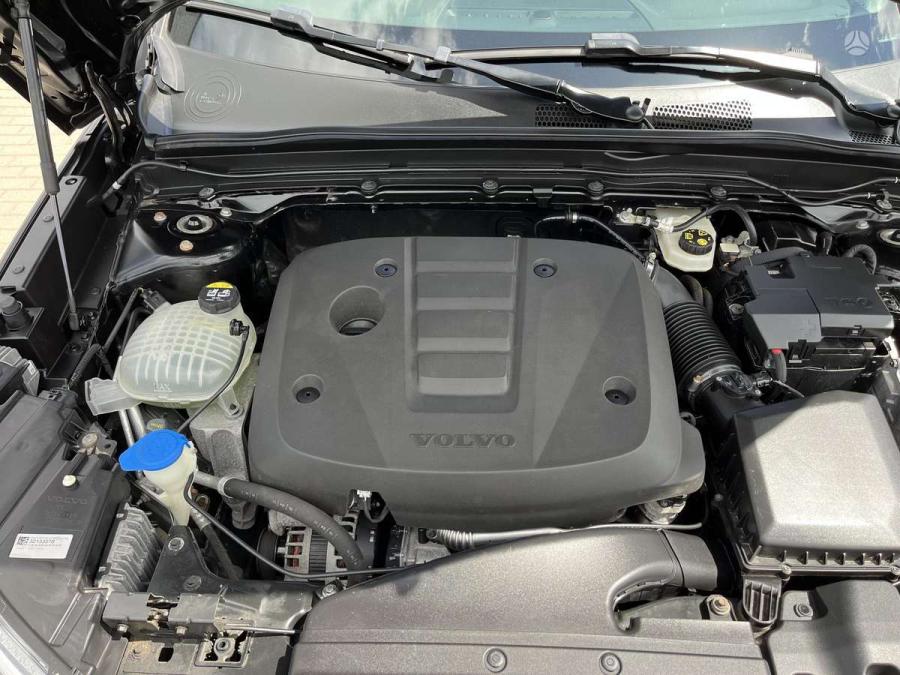 Black Volvo XC40 2019 in Marijampole, with an engine capacity of 1.97 L and mileage of 142 thousand km for 18200 €, photo 29 on AUTOMOTO.COM.LV