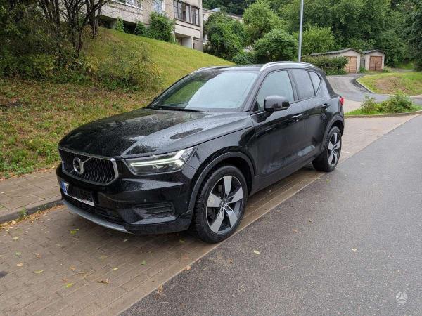 Black Volvo XC40 2019 in Vilnius, with an engine capacity of 1.97 L and mileage of 91 thousand km for 18900 €, photo 2 on AUTOMOTO.COM.LV