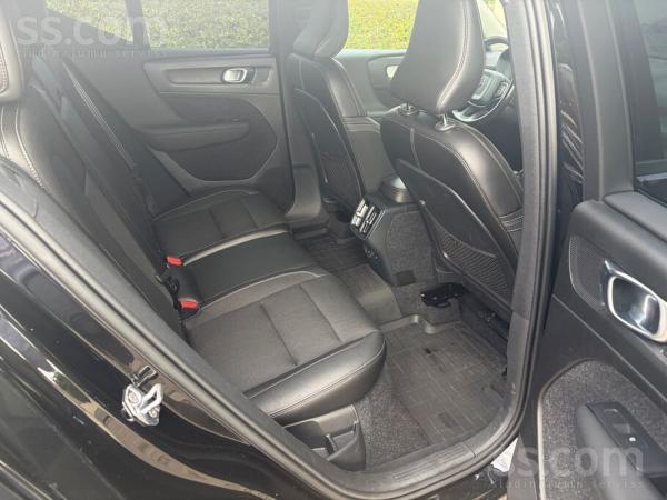 Melns Volvo XC40 2019 Rīga, ar dzinēja tilpumu 2.00 L un nobraukumu 155 tūkst. km par 16700 €, foto 6 vietnē AUTOMOTO.COM.LV