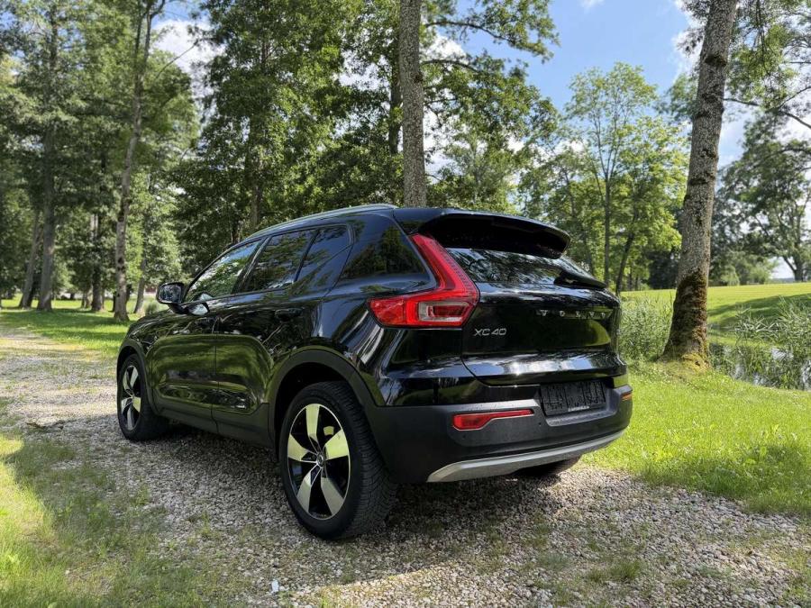 Melns Volvo XC40 2019 Elektrėnai, ar dzinēja tilpumu 1.97 L un nobraukumu 180 tūkst. km par 17500 €, foto 7 vietnē AUTOMOTO.COM.LV