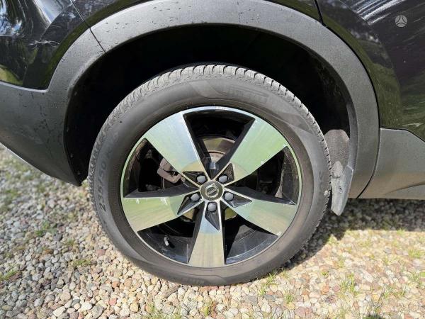 Melns Volvo XC40 2019 Elektrėnai, ar dzinēja tilpumu 1.97 L un nobraukumu 180 tūkst. km par 17500 €, foto 8 vietnē AUTOMOTO.COM.LV
