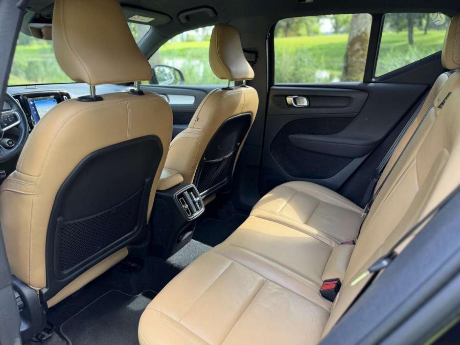 Melns Volvo XC40 2019 Elektrėnai, ar dzinēja tilpumu 1.97 L un nobraukumu 180 tūkst. km par 17500 €, foto 11 vietnē AUTOMOTO.COM.LV