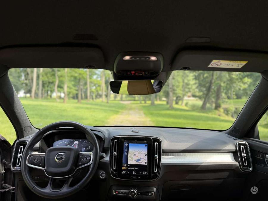 Melns Volvo XC40 2019 Elektrėnai, ar dzinēja tilpumu 1.97 L un nobraukumu 180 tūkst. km par 17500 €, foto 12 vietnē AUTOMOTO.COM.LV
