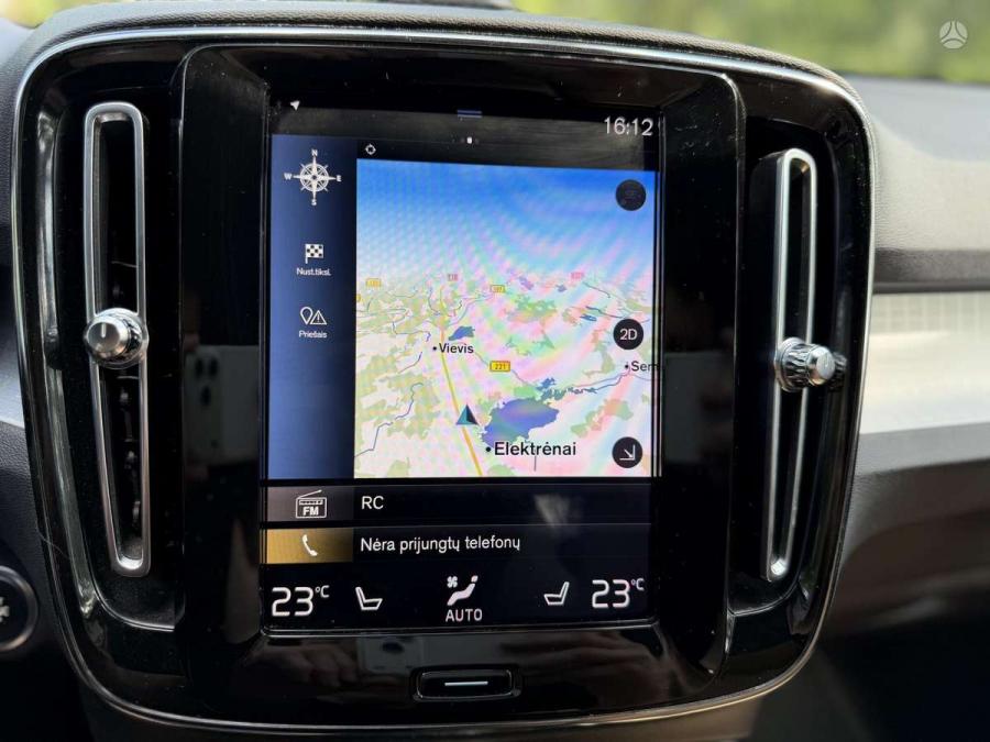 Melns Volvo XC40 2019 Elektrėnai, ar dzinēja tilpumu 1.97 L un nobraukumu 180 tūkst. km par 17500 €, foto 15 vietnē AUTOMOTO.COM.LV