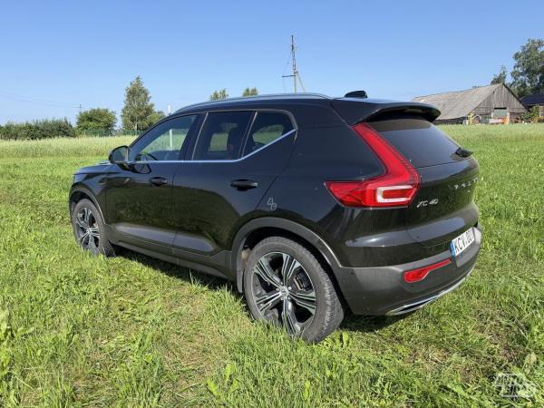 Black Volvo XC40 2019 in Vilnius, with an engine capacity of 2.00 L and mileage of 120 thousand km for 22100 €, photo 8 on AUTOMOTO.COM.LV
