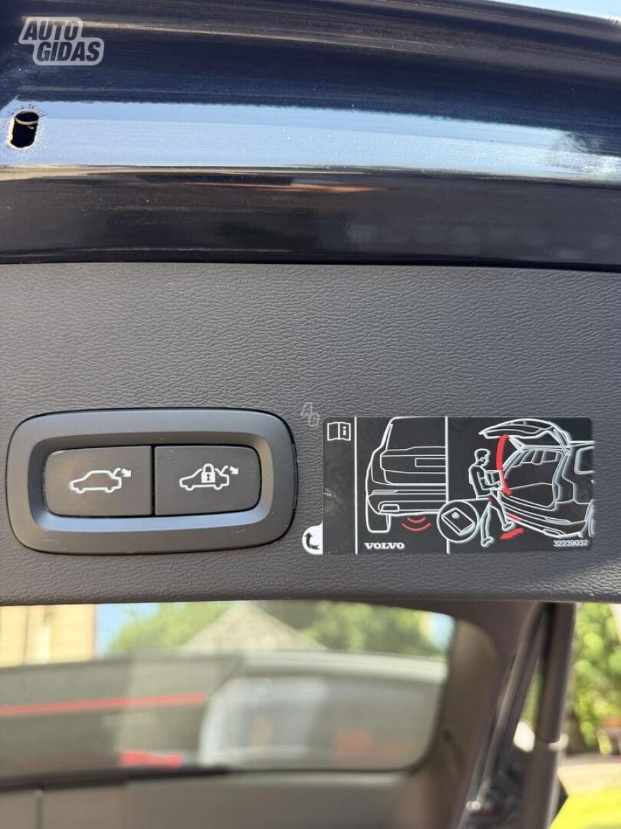 Melns Volvo XC40 2019 Viļņa, ar dzinēja tilpumu 2.00 L un nobraukumu 120 tūkst. km par 22100 €, foto 16 vietnē AUTOMOTO.COM.LV