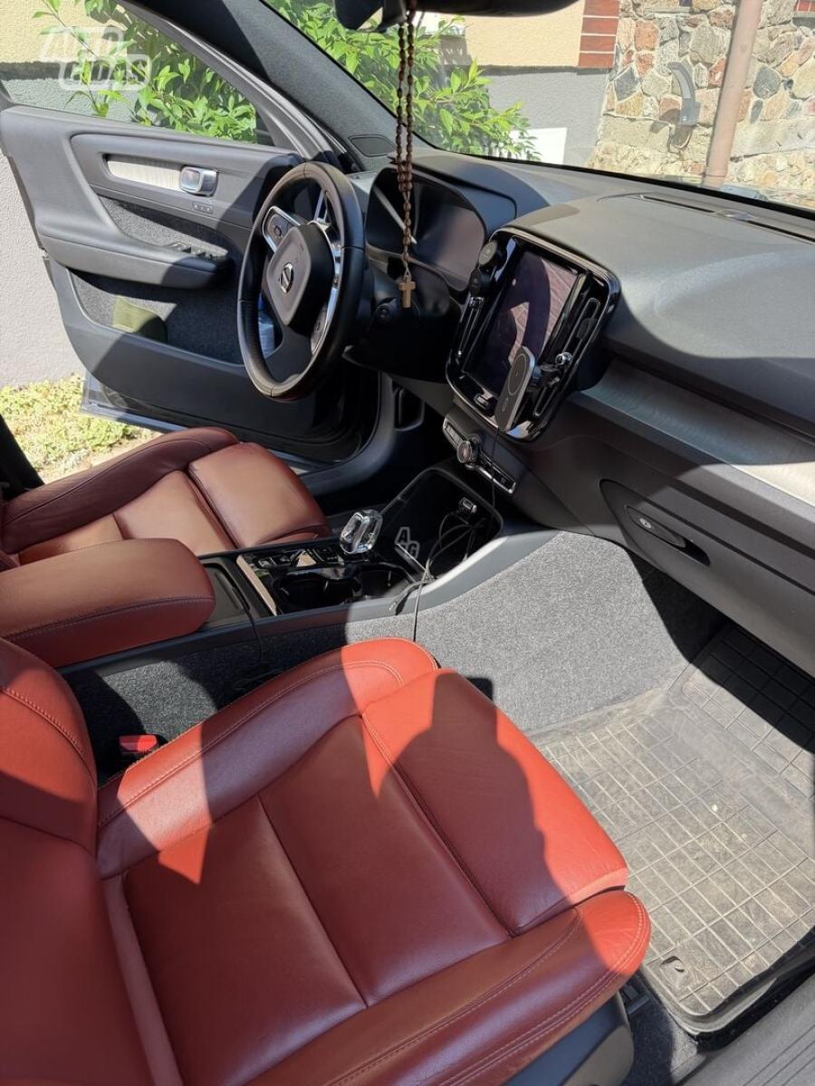 Melns Volvo XC40 2019 Viļņa, ar dzinēja tilpumu 2.00 L un nobraukumu 120 tūkst. km par 22100 €, foto 22 vietnē AUTOMOTO.COM.LV