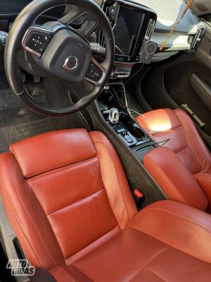 Melns Volvo XC40 2019 Viļņa, ar dzinēja tilpumu 2.00 L un nobraukumu 120 tūkst. km par 22100 €, foto 23 vietnē AUTOMOTO.COM.LV