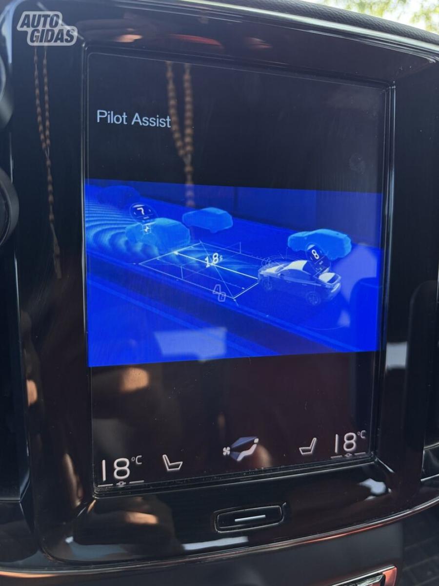Melns Volvo XC40 2019 Viļņa, ar dzinēja tilpumu 2.00 L un nobraukumu 120 tūkst. km par 22100 €, foto 32 vietnē AUTOMOTO.COM.LV