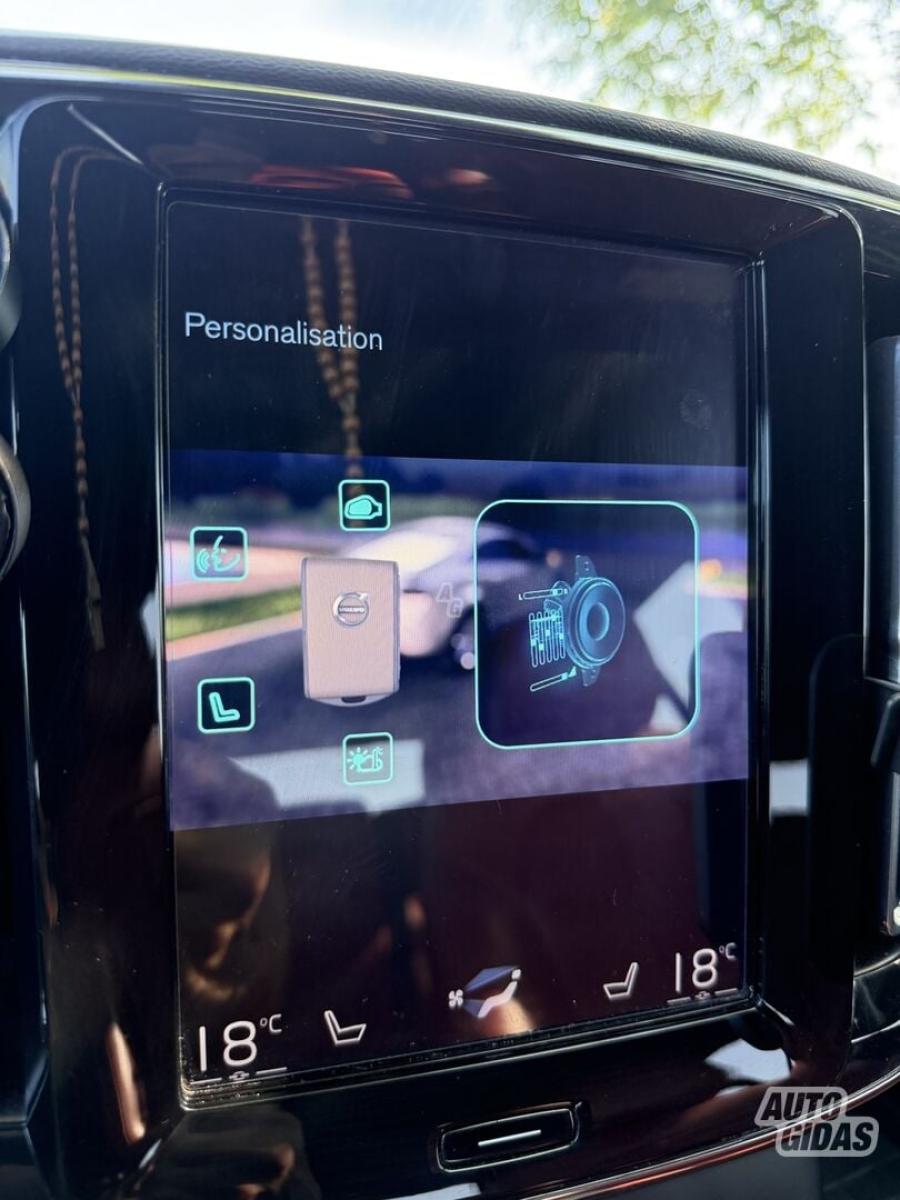 Melns Volvo XC40 2019 Viļņa, ar dzinēja tilpumu 2.00 L un nobraukumu 120 tūkst. km par 22100 €, foto 33 vietnē AUTOMOTO.COM.LV