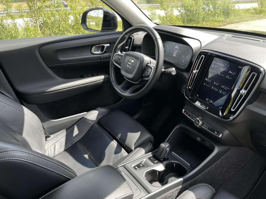 Черный Вольво XC40 2019 в Радвилишкис, объемом двигателя 1.97 л и пробегом 229 тыс. км за 17200 €, фото 19 на AUTOMOTO.COM.LV