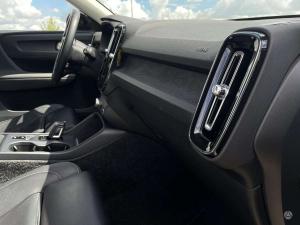 Черный Вольво XC40 2019 в Радвилишкис, объемом двигателя 1.97 л и пробегом 229 тыс. км за 17200 €, фото 24 на AUTOMOTO.COM.LV