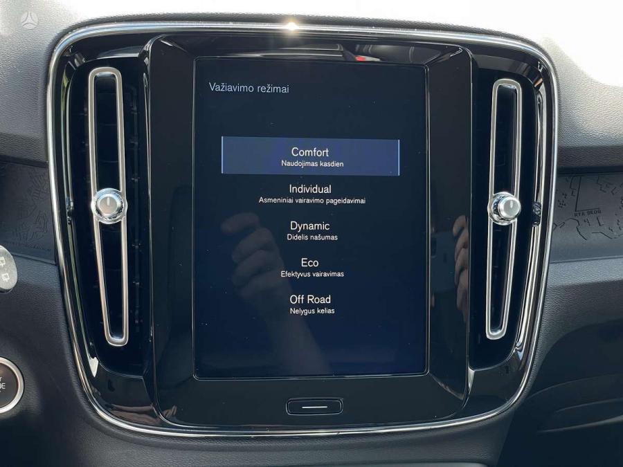 Черный Вольво XC40 2019 в Радвилишкис, объемом двигателя 1.97 л и пробегом 229 тыс. км за 17200 €, фото 42 на AUTOMOTO.COM.LV