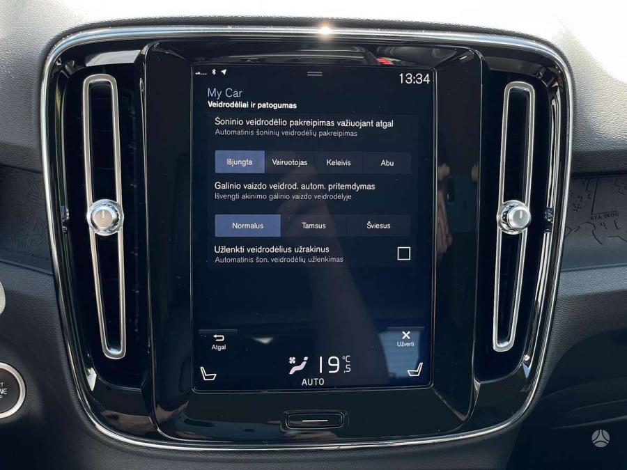 Черный Вольво XC40 2019 в Радвилишкис, объемом двигателя 1.97 л и пробегом 229 тыс. км за 17200 €, фото 46 на AUTOMOTO.COM.LV