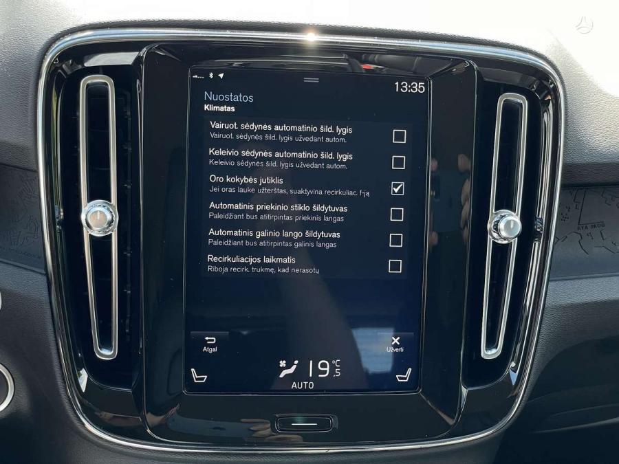 Черный Вольво XC40 2019 в Радвилишкис, объемом двигателя 1.97 л и пробегом 229 тыс. км за 17200 €, фото 49 на AUTOMOTO.COM.LV