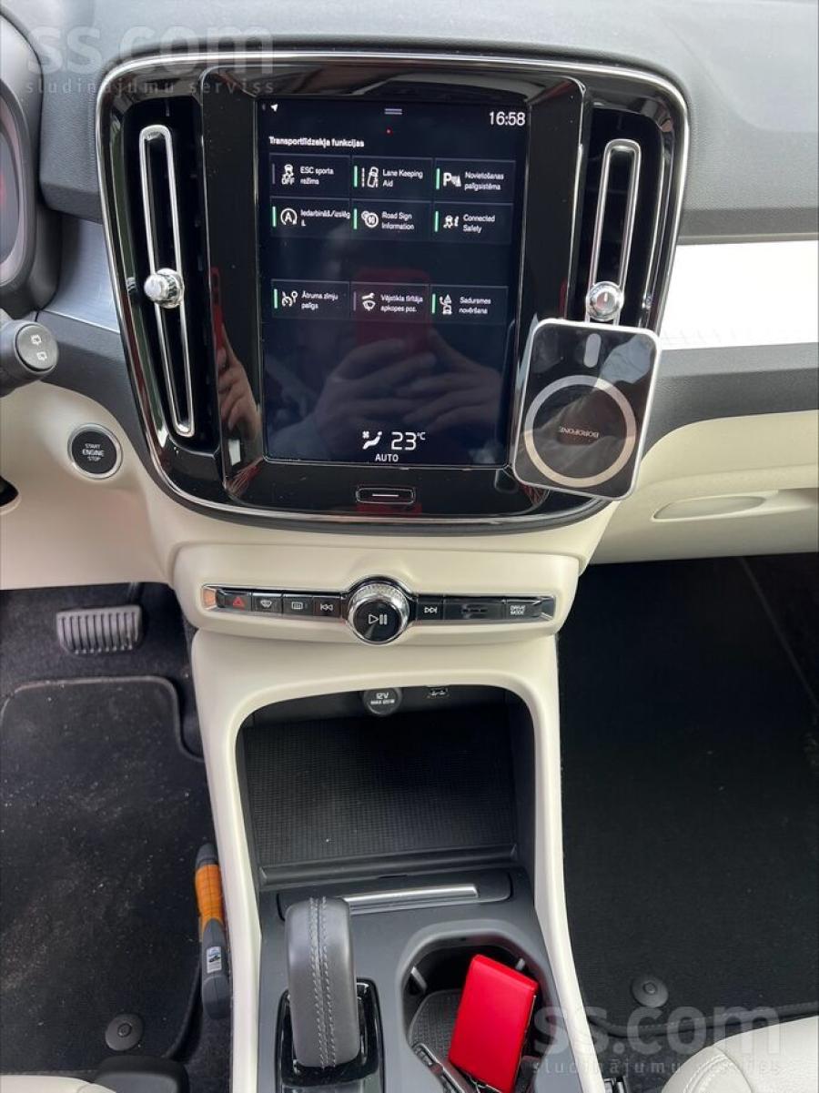 Melns Volvo XC40 2019 Rīga, ar dzinēja tilpumu 2.00 L un nobraukumu 0 tūkst. km par 16650 €, foto 10 vietnē AUTOMOTO.COM.LV