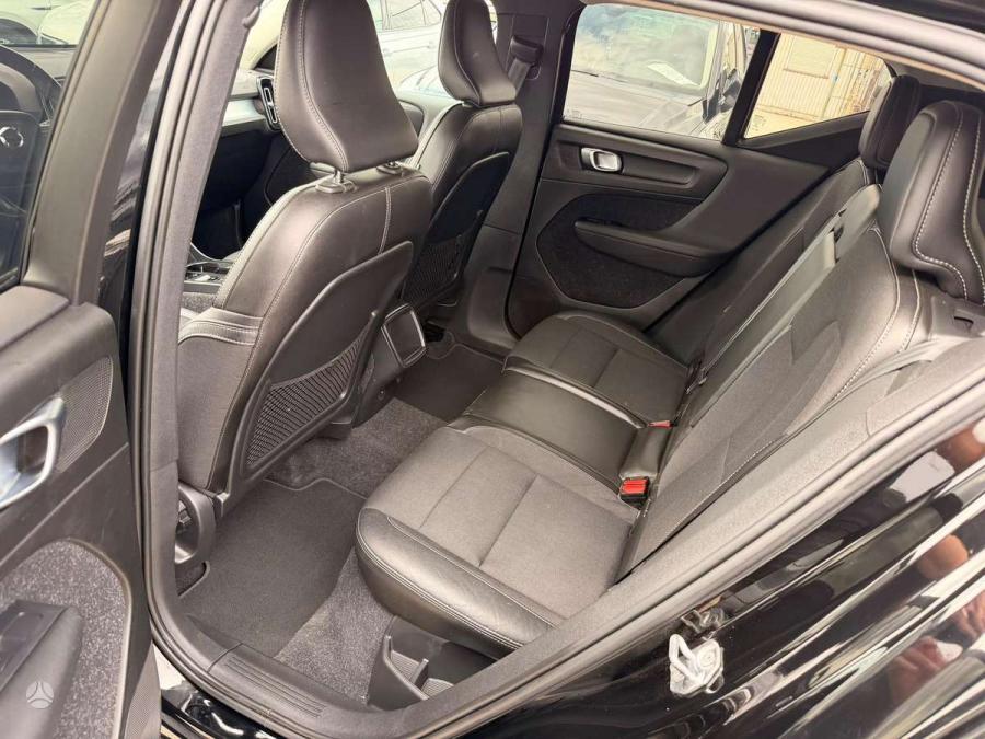 Черный Вольво XC40 2019 в Каунас, объемом двигателя 1.48 л и пробегом 100 тыс. км за 16999 €, фото 17 на AUTOMOTO.COM.LV