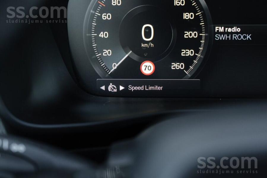 Melns Volvo XC40 2019 Rīga, ar dzinēja tilpumu 2.00 L un nobraukumu 125 tūkst. km par 20000 €, foto 14 vietnē AUTOMOTO.COM.LV