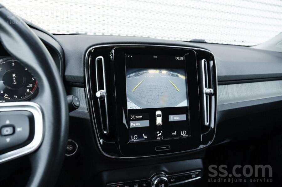 Melns Volvo XC40 2019 Rīga, ar dzinēja tilpumu 2.00 L un nobraukumu 125 tūkst. km par 20000 €, foto 22 vietnē AUTOMOTO.COM.LV