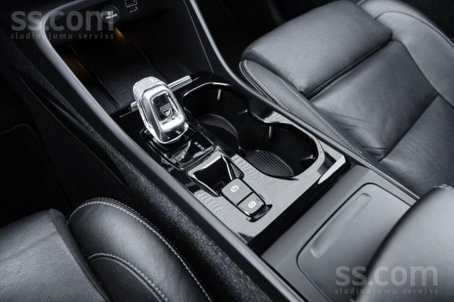 Melns Volvo XC40 2019 Rīga, ar dzinēja tilpumu 2.00 L un nobraukumu 125 tūkst. km par 20000 €, foto 25 vietnē AUTOMOTO.COM.LV
